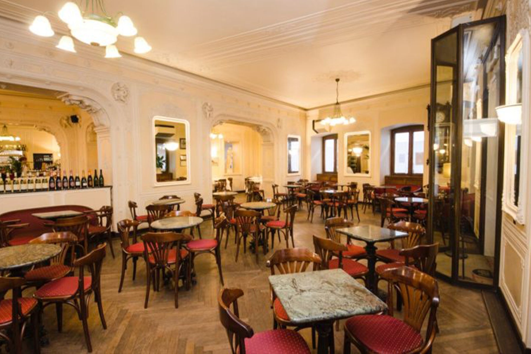I caffè letterari italiani: 5 indirizzi da non perdere – Filicori ...